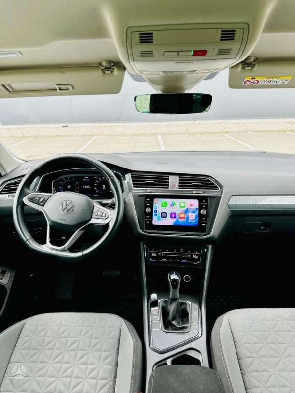 Grey Volkswagen Tiguan 2021 in Kaunas, with an engine capacity of 1.50 L and mileage of 80 thousand km for 21990 €, photo 9 on AUTOMOTO.COM.LV