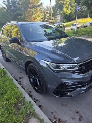 Grey Volkswagen Tiguan 2021 in Vilnius, with an engine capacity of 1.50 L and mileage of 163 thousand km for 26500 €, photo 3 on AUTOMOTO.COM.LV
