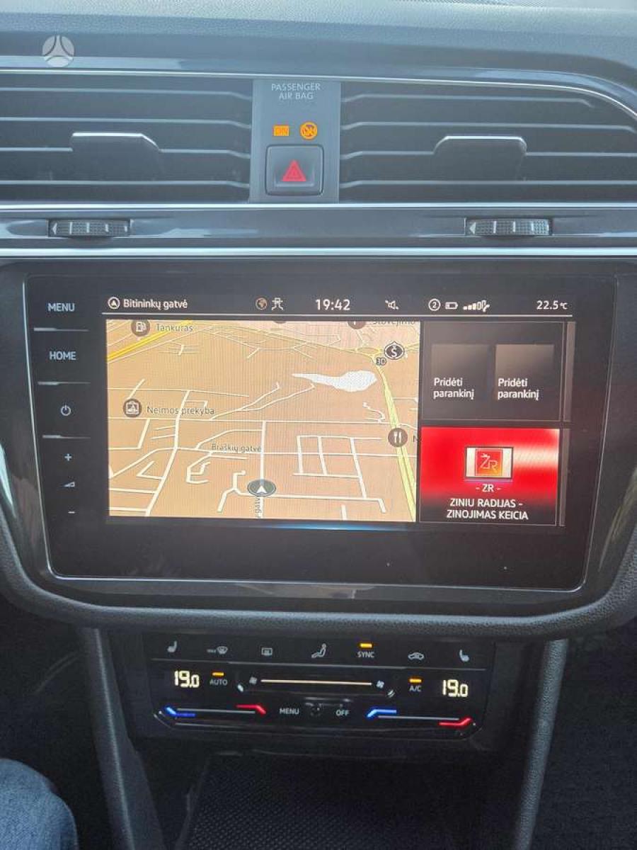 Grey Volkswagen Tiguan 2021 in Vilnius, with an engine capacity of 1.50 L and mileage of 163 thousand km for 26500 €, photo 13 on AUTOMOTO.COM.LV