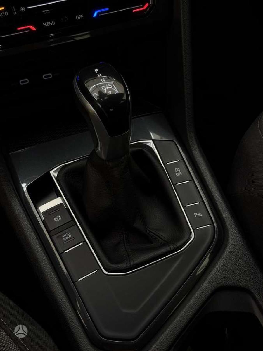 Pelēks Volkswagen Tiguan 2021 Viļņa, ar dzinēja tilpumu 1.97 L un nobraukumu 155 tūkst. km par 23500 €, foto 20 vietnē AUTOMOTO.COM.LV