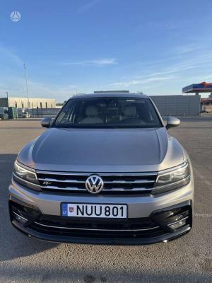 Grey Volkswagen Tiguan 2021 in Mazeikiai, with an engine capacity of 1.98 L and mileage of 107 thousand km for 22000 €, photo  on AUTOMOTO.COM.LV