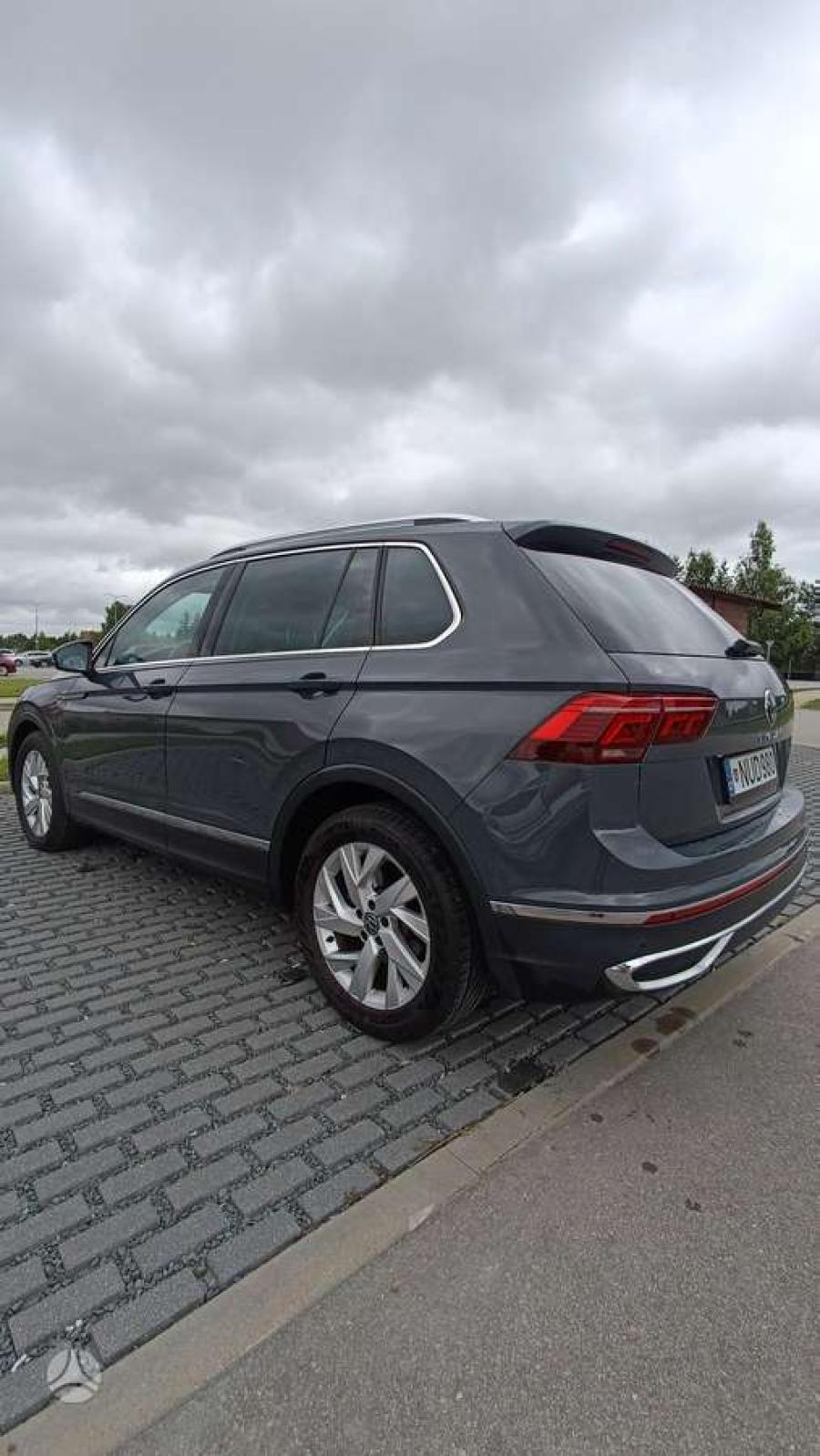 Pelēks Volkswagen Tiguan 2021 Gargždai, ar dzinēja tilpumu 1.97 L un nobraukumu 140 tūkst. km par 22900 €, foto 5 vietnē AUTOMOTO.COM.LV