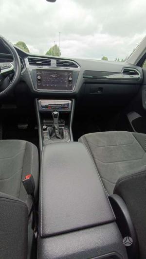 Pelēks Volkswagen Tiguan 2021 Gargždai, ar dzinēja tilpumu 1.97 L un nobraukumu 140 tūkst. km par 22900 €, foto 23 vietnē AUTOMOTO.COM.LV