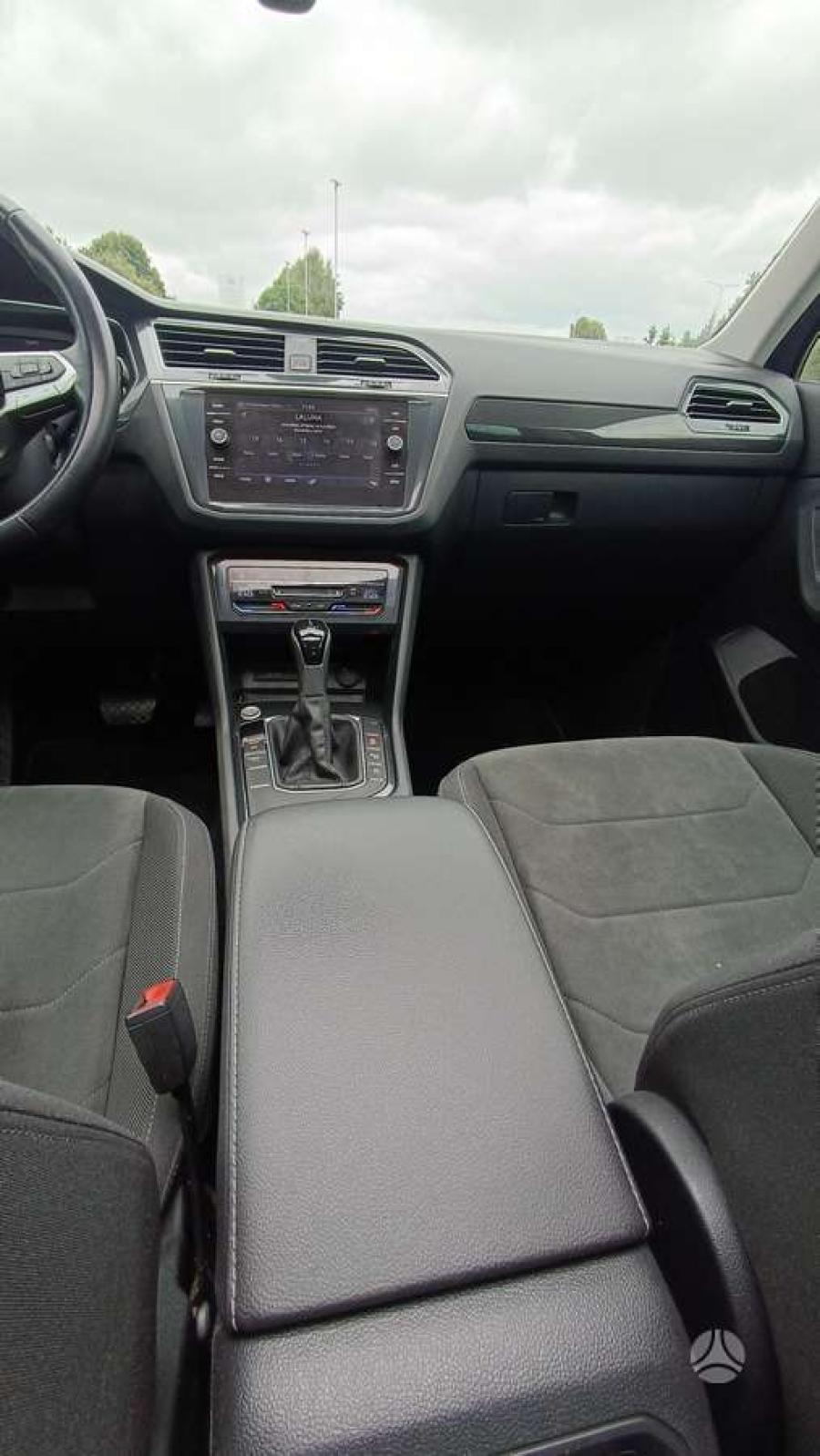 Pelēks Volkswagen Tiguan 2021 Gargždai, ar dzinēja tilpumu 1.97 L un nobraukumu 140 tūkst. km par 22900 €, foto 23 vietnē AUTOMOTO.COM.LV