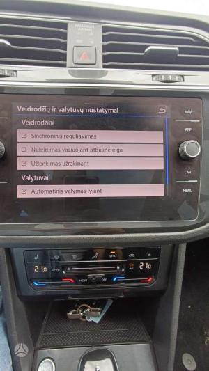Pelēks Volkswagen Tiguan 2021 Gargždai, ar dzinēja tilpumu 1.97 L un nobraukumu 140 tūkst. km par 22900 €, foto 45 vietnē AUTOMOTO.COM.LV