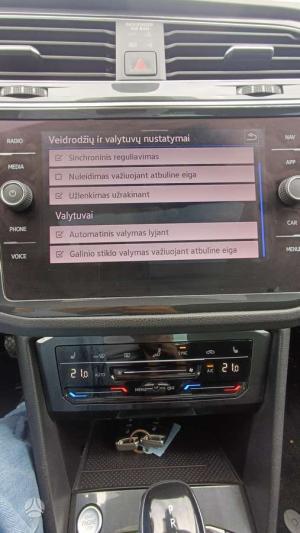 Pelēks Volkswagen Tiguan 2021 Gargždai, ar dzinēja tilpumu 1.97 L un nobraukumu 140 tūkst. km par 22900 €, foto 46 vietnē AUTOMOTO.COM.LV
