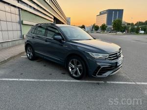 Pelēks Volkswagen Tiguan 2021 Rīga, ar dzinēja tilpumu 1.50 L un nobraukumu 73 tūkst. km par 23000 €, foto  vietnē AUTOMOTO.COM.LV
