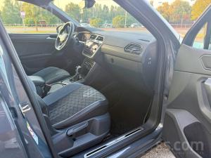 Pelēks Volkswagen Tiguan 2021 Rīga, ar dzinēja tilpumu 1.50 L un nobraukumu 73 tūkst. km par 23000 €, foto 18 vietnē AUTOMOTO.COM.LV