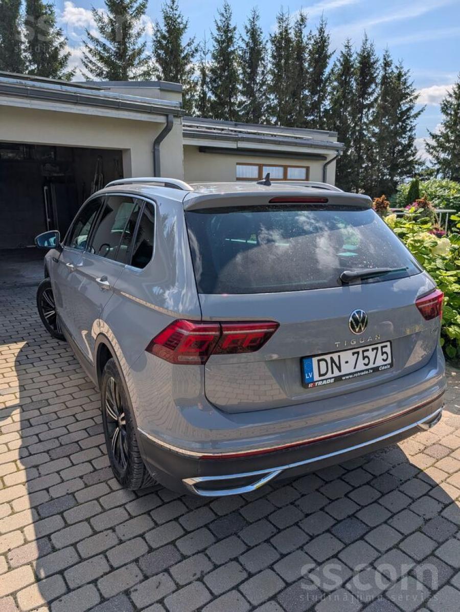 Grey Volkswagen Tiguan 2021 in Ogre, with an engine capacity of 2.00 L and mileage of 122 thousand km for 25500 €, photo 5 on AUTOMOTO.COM.LV
