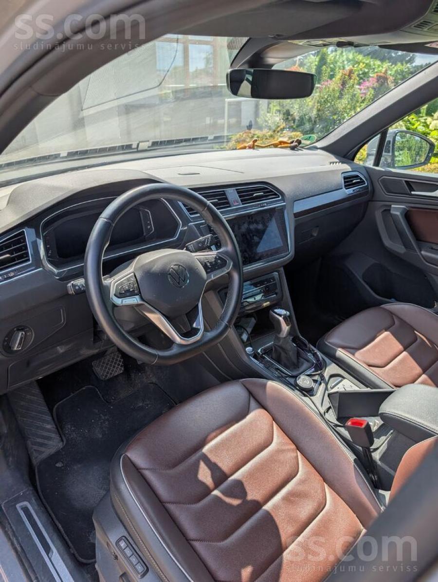 Grey Volkswagen Tiguan 2021 in Ogre, with an engine capacity of 2.00 L and mileage of 122 thousand km for 25500 €, photo 9 on AUTOMOTO.COM.LV