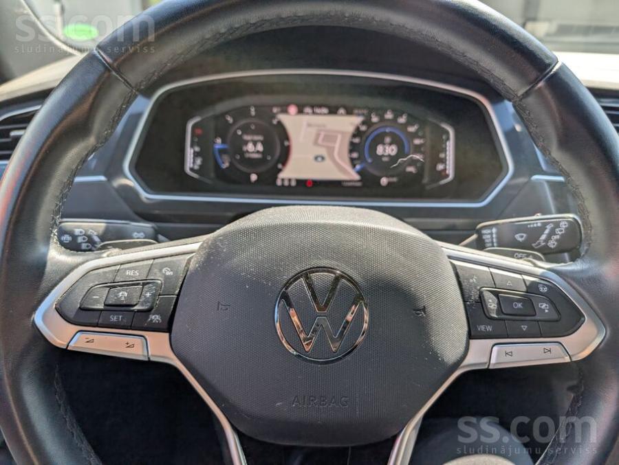 Grey Volkswagen Tiguan 2021 in Ogre, with an engine capacity of 2.00 L and mileage of 122 thousand km for 25500 €, photo 12 on AUTOMOTO.COM.LV