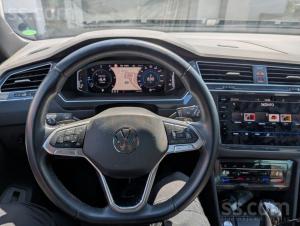 Grey Volkswagen Tiguan 2021 in Ogre, with an engine capacity of 2.00 L and mileage of 122 thousand km for 25500 €, photo 13 on AUTOMOTO.COM.LV