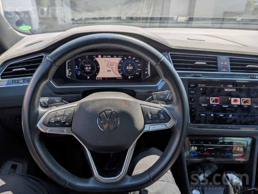 Grey Volkswagen Tiguan 2021 in Ogre, with an engine capacity of 2.00 L and mileage of 122 thousand km for 25500 €, photo 13 on AUTOMOTO.COM.LV