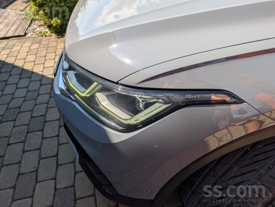 Grey Volkswagen Tiguan 2021 in Ogre, with an engine capacity of 2.00 L and mileage of 122 thousand km for 25500 €, photo 14 on AUTOMOTO.COM.LV