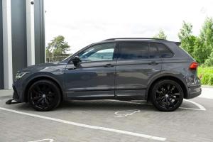 Grey Volkswagen Tiguan 2021 in Vilnius, with an engine capacity of 1.97 L and mileage of 281 thousand km for 23900 €, photo 3 on AUTOMOTO.COM.LV