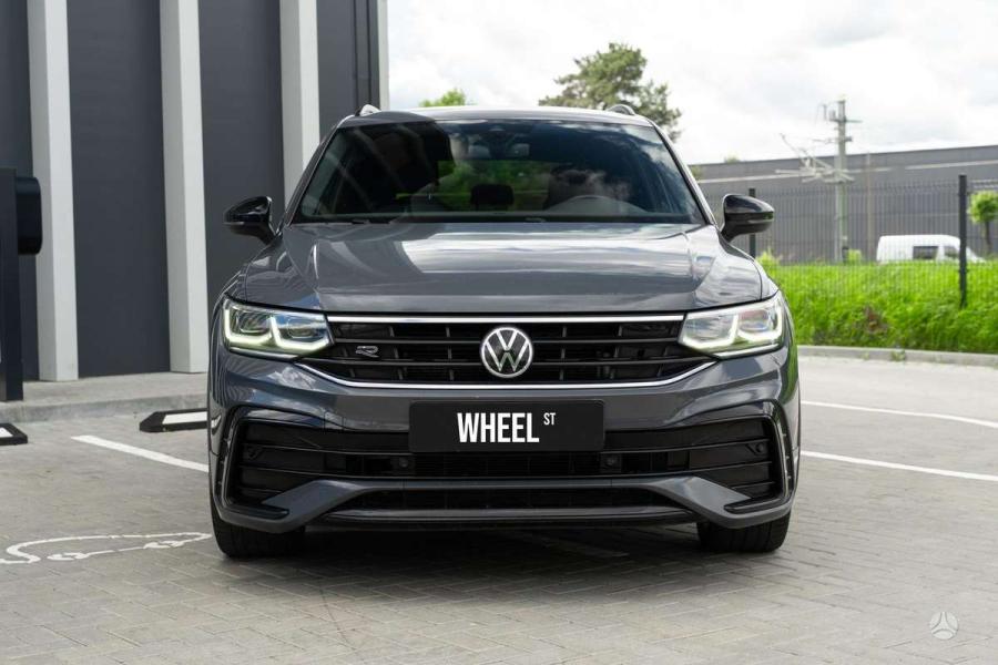 Grey Volkswagen Tiguan 2021 in Vilnius, with an engine capacity of 1.97 L and mileage of 281 thousand km for 23900 €, photo 9 on AUTOMOTO.COM.LV