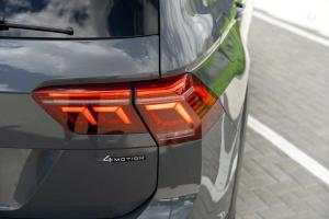 Grey Volkswagen Tiguan 2021 in Vilnius, with an engine capacity of 1.97 L and mileage of 281 thousand km for 23900 €, photo 10 on AUTOMOTO.COM.LV