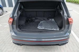 Grey Volkswagen Tiguan 2021 in Vilnius, with an engine capacity of 1.97 L and mileage of 281 thousand km for 23900 €, photo 14 on AUTOMOTO.COM.LV