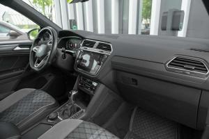 Grey Volkswagen Tiguan 2021 in Vilnius, with an engine capacity of 1.97 L and mileage of 281 thousand km for 23900 €, photo 19 on AUTOMOTO.COM.LV