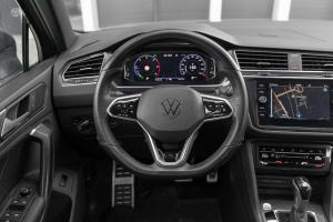 Grey Volkswagen Tiguan 2021 in Vilnius, with an engine capacity of 1.97 L and mileage of 281 thousand km for 23900 €, photo 23 on AUTOMOTO.COM.LV