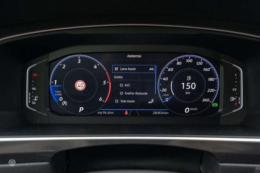 Grey Volkswagen Tiguan 2021 in Vilnius, with an engine capacity of 1.97 L and mileage of 281 thousand km for 23900 €, photo 26 on AUTOMOTO.COM.LV