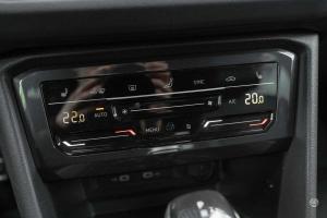 Grey Volkswagen Tiguan 2021 in Vilnius, with an engine capacity of 1.97 L and mileage of 281 thousand km for 23900 €, photo 33 on AUTOMOTO.COM.LV