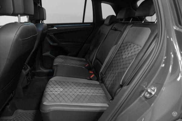 Pelēks Volkswagen Tiguan 2021 Viļņa, ar dzinēja tilpumu 1.50 L un nobraukumu 66 tūkst. km par 27500 €, foto 8 vietnē AUTOMOTO.COM.LV