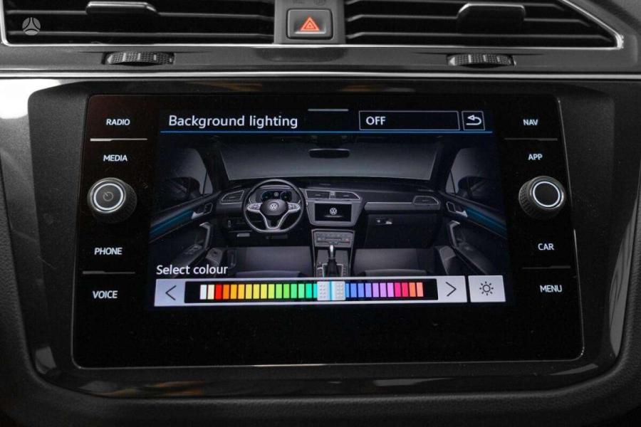 Pelēks Volkswagen Tiguan 2021 Viļņa, ar dzinēja tilpumu 1.50 L un nobraukumu 66 tūkst. km par 27500 €, foto 20 vietnē AUTOMOTO.COM.LV