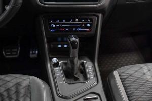 Pelēks Volkswagen Tiguan 2021 Viļņa, ar dzinēja tilpumu 1.50 L un nobraukumu 66 tūkst. km par 27500 €, foto 21 vietnē AUTOMOTO.COM.LV