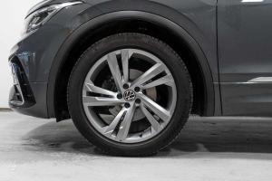 Pelēks Volkswagen Tiguan 2021 Viļņa, ar dzinēja tilpumu 1.50 L un nobraukumu 66 tūkst. km par 27500 €, foto 25 vietnē AUTOMOTO.COM.LV