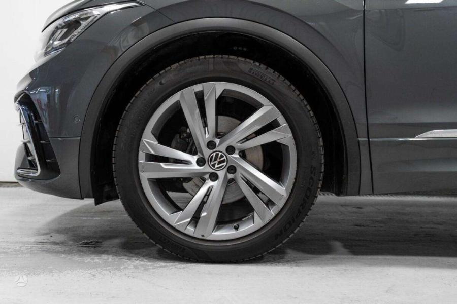 Pelēks Volkswagen Tiguan 2021 Viļņa, ar dzinēja tilpumu 1.50 L un nobraukumu 66 tūkst. km par 27500 €, foto 25 vietnē AUTOMOTO.COM.LV