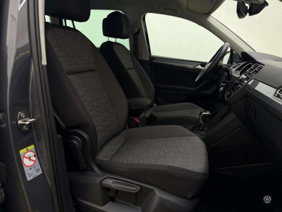 Grey Volkswagen Tiguan 2021 in Vilnius, with an engine capacity of 1.97 L and mileage of 155 thousand km for 23500 €, photo 15 on AUTOMOTO.COM.LV