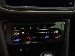 Grey Volkswagen Tiguan 2021 in Vilnius, with an engine capacity of 1.97 L and mileage of 155 thousand km for 23500 €, photo 21 on AUTOMOTO.COM.LV