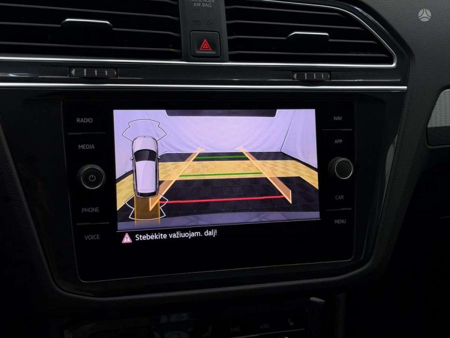 Grey Volkswagen Tiguan 2021 in Vilnius, with an engine capacity of 1.97 L and mileage of 155 thousand km for 23500 €, photo 22 on AUTOMOTO.COM.LV