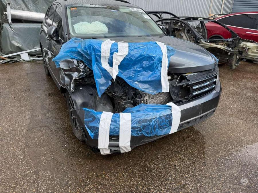 Pelēks Volkswagen Tiguan 2021 Kauņa, ar dzinēja tilpumu 1.98 L un nobraukumu 116 tūkst. km par 7800 €, foto 3 vietnē AUTOMOTO.COM.LV
