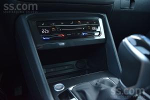 Grey Volkswagen Tiguan 2021 in Riga, with an engine capacity of 1.50 L and mileage of 54 thousand km for 22000 €, photo 7 on AUTOMOTO.COM.LV