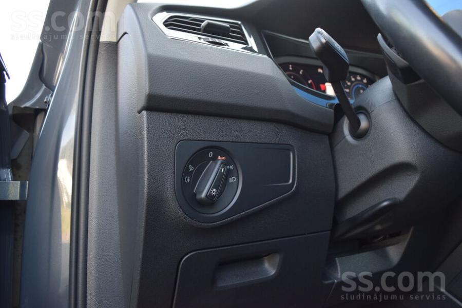 Grey Volkswagen Tiguan 2021 in Riga, with an engine capacity of 1.50 L and mileage of 54 thousand km for 22000 €, photo 13 on AUTOMOTO.COM.LV