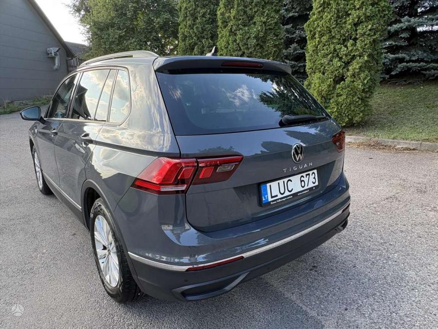 Pelēks Volkswagen Tiguan 2021 Prienai, ar dzinēja tilpumu 1.50 L un nobraukumu 112 tūkst. km par 18900 €, foto 10 vietnē AUTOMOTO.COM.LV