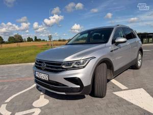 Grey Volkswagen Tiguan 2021 in Klaipeda, with an engine capacity of 2.00 L and mileage of 236 thousand km for 21900 €, photo  on AUTOMOTO.COM.LV