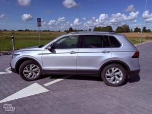 Grey Volkswagen Tiguan 2021 in Klaipeda, with an engine capacity of 2.00 L and mileage of 236 thousand km for 20900 €, photo 5 on AUTOMOTO.COM.LV