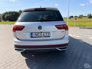 Grey Volkswagen Tiguan 2021 in Klaipeda, with an engine capacity of 2.00 L and mileage of 236 thousand km for 20900 €, photo 17 on AUTOMOTO.COM.LV