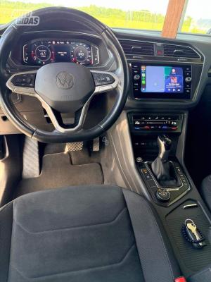 Grey Volkswagen Tiguan 2021 in Klaipeda, with an engine capacity of 2.00 L and mileage of 236 thousand km for 20900 €, photo 19 on AUTOMOTO.COM.LV