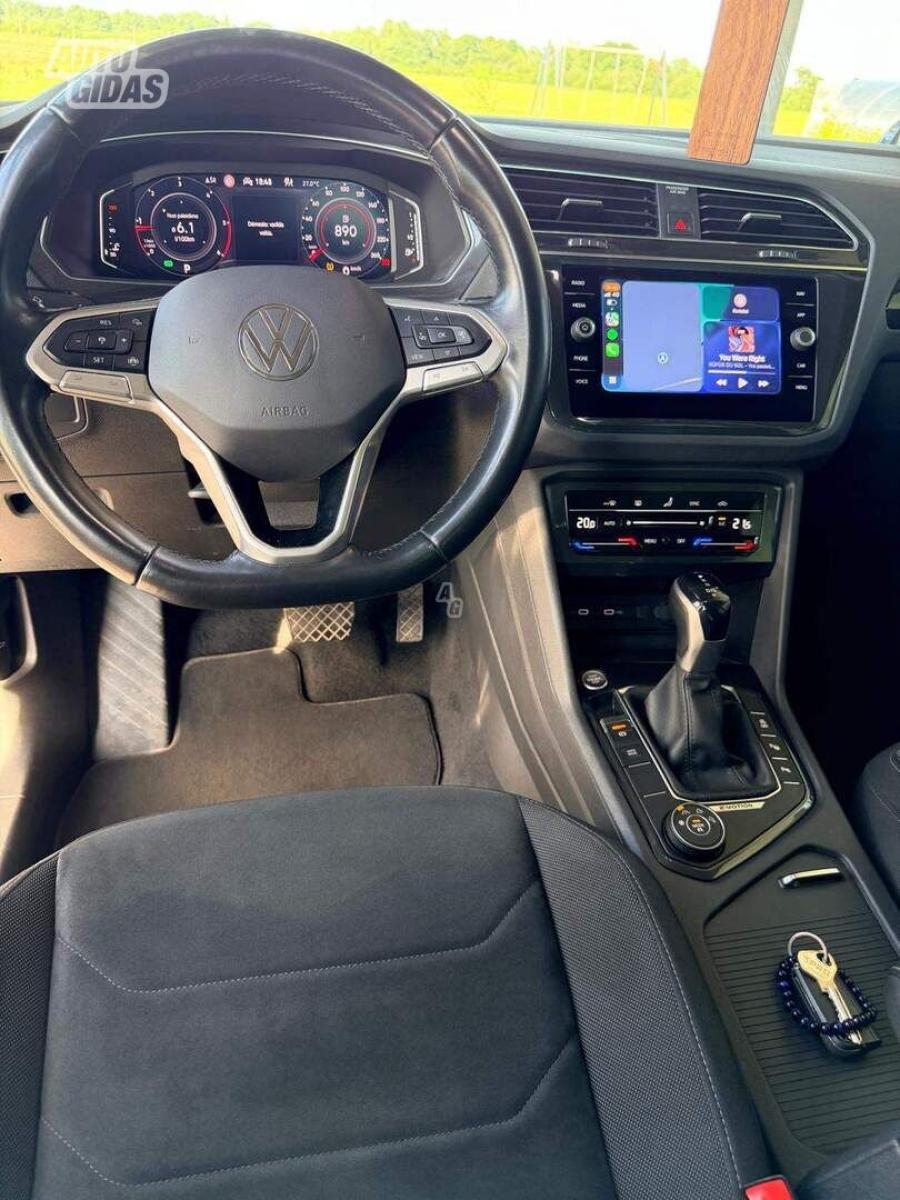 Grey Volkswagen Tiguan 2021 in Klaipeda, with an engine capacity of 2.00 L and mileage of 236 thousand km for 20900 €, photo 19 on AUTOMOTO.COM.LV