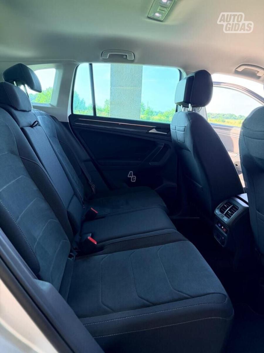 Grey Volkswagen Tiguan 2021 in Klaipeda, with an engine capacity of 2.00 L and mileage of 236 thousand km for 20900 €, photo 21 on AUTOMOTO.COM.LV