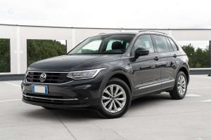 Grey Volkswagen Tiguan 2021 in Vilnius, with an engine capacity of 1.97 L and mileage of 147 thousand km for 18200 €, photo 4 on AUTOMOTO.COM.LV