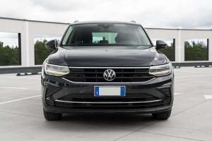Grey Volkswagen Tiguan 2021 in Vilnius, with an engine capacity of 1.97 L and mileage of 147 thousand km for 18200 €, photo 7 on AUTOMOTO.COM.LV