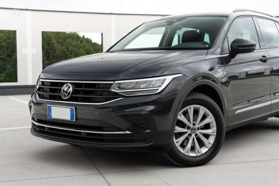 Grey Volkswagen Tiguan 2021 in Vilnius, with an engine capacity of 1.97 L and mileage of 147 thousand km for 18200 €, photo 9 on AUTOMOTO.COM.LV