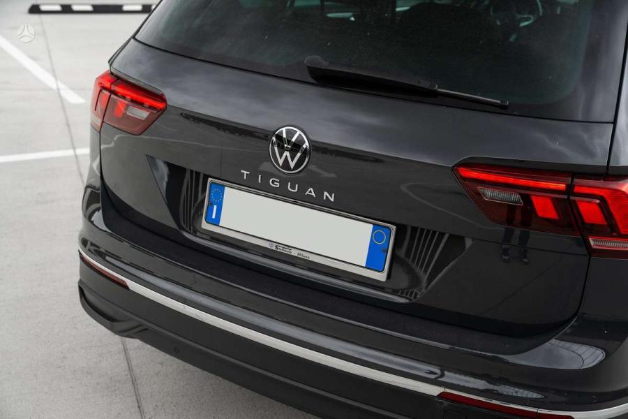 Grey Volkswagen Tiguan 2021 in Vilnius, with an engine capacity of 1.97 L and mileage of 147 thousand km for 18200 €, photo 14 on AUTOMOTO.COM.LV
