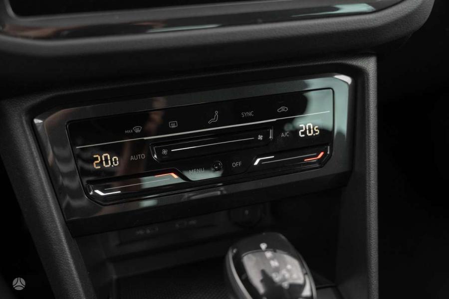 Grey Volkswagen Tiguan 2021 in Vilnius, with an engine capacity of 1.97 L and mileage of 147 thousand km for 18200 €, photo 20 on AUTOMOTO.COM.LV
