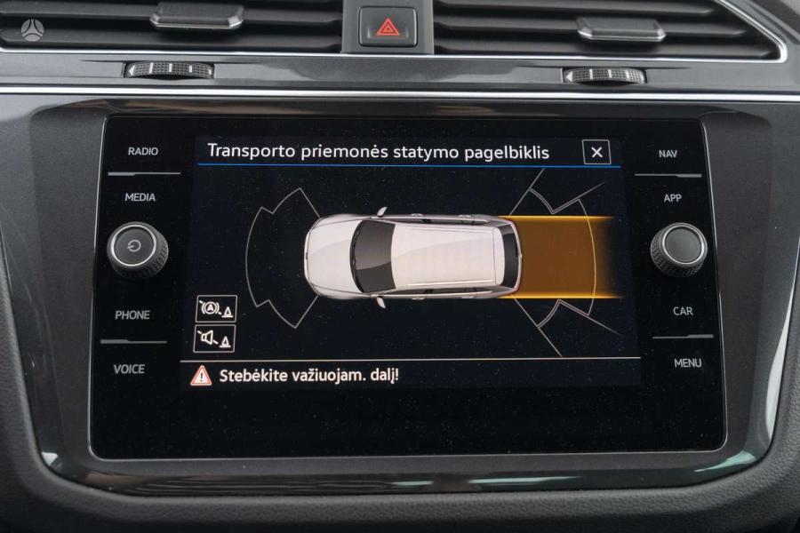 Grey Volkswagen Tiguan 2021 in Vilnius, with an engine capacity of 1.97 L and mileage of 147 thousand km for 18200 €, photo 24 on AUTOMOTO.COM.LV